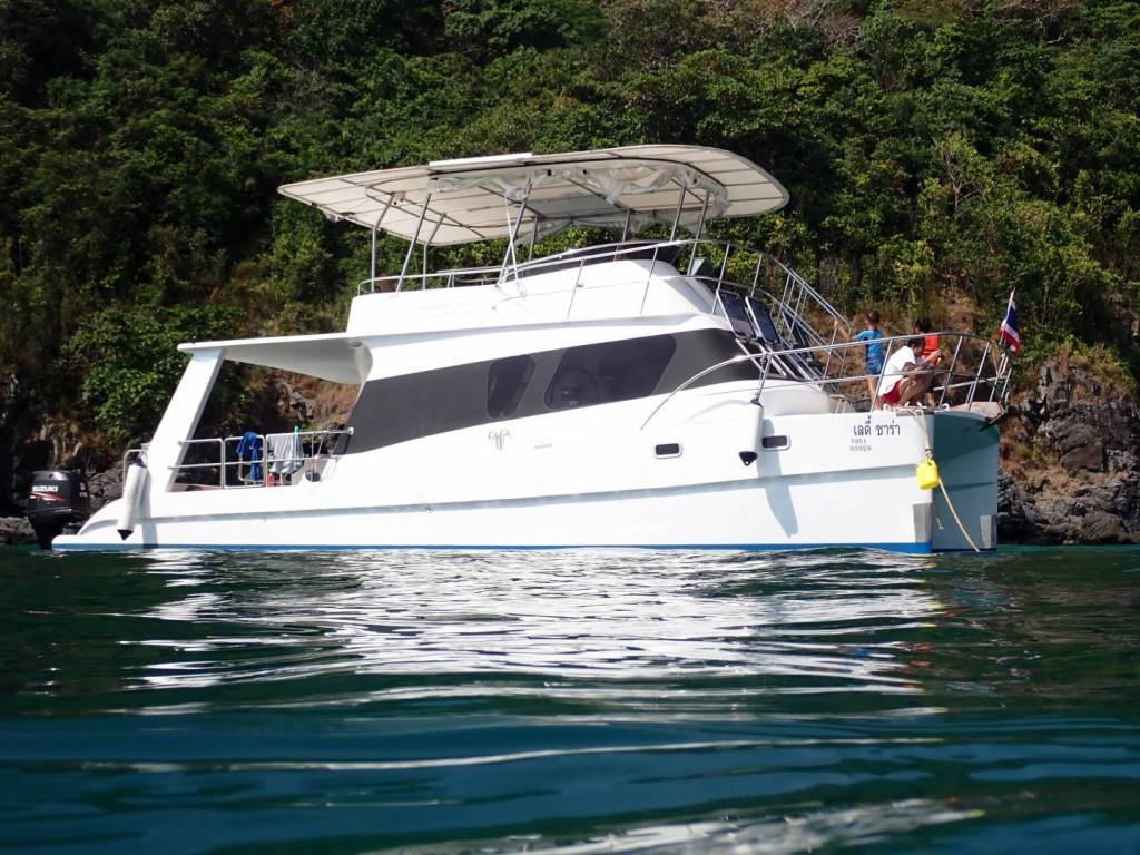 Private Dive Boat Half Day trip 35,000 Thb - Phuket Dive Tours