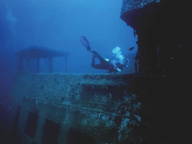 KING CRUISER WRECK PHUKET - Phuket Dive Tours